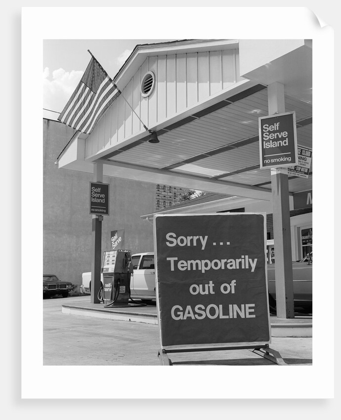 1970s Sorry Temporarily Out Of Gasoline Sign During 1973 Opec Oil ...